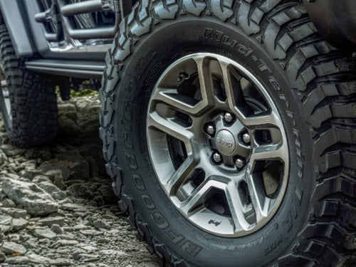 MOPAR Slotted Off Road Wheel, Satin Carbon Finish for 07-18 Jeep Wrang ...